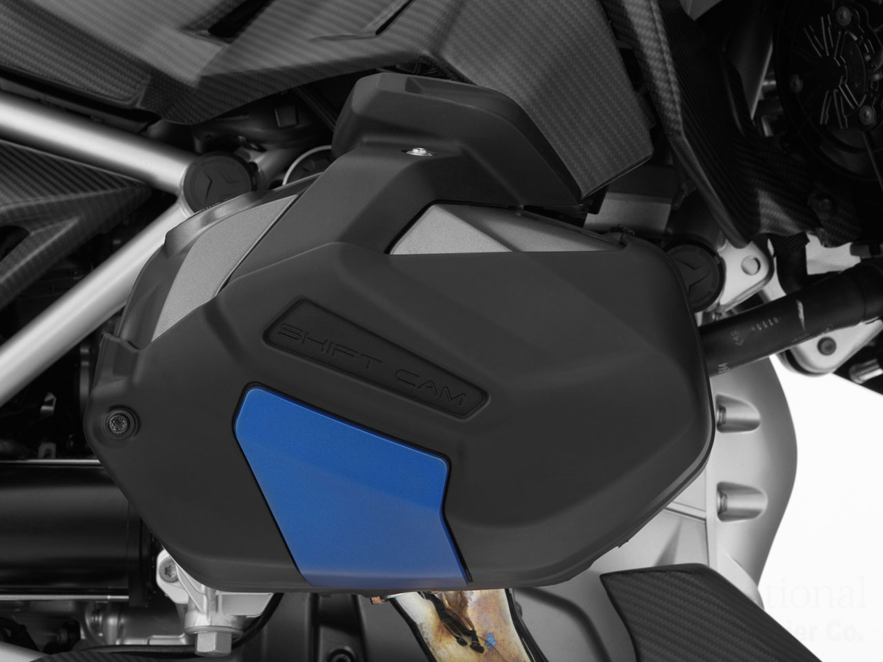 BMW シリンダーヘッドカバー