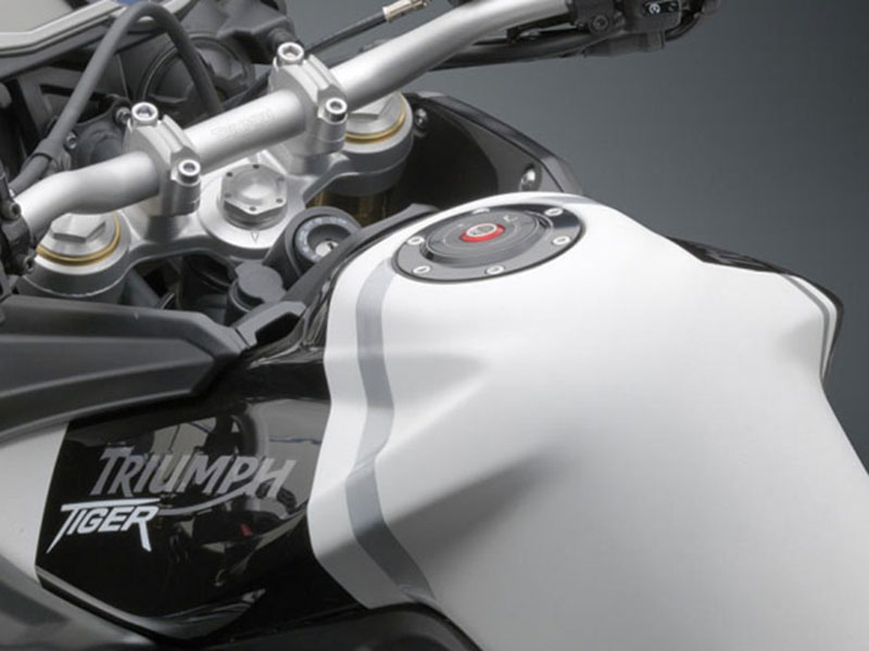 Triumph Tiger800 リゾマ カスタムパーツ - rizoma by パイツマイヤーカンパニー